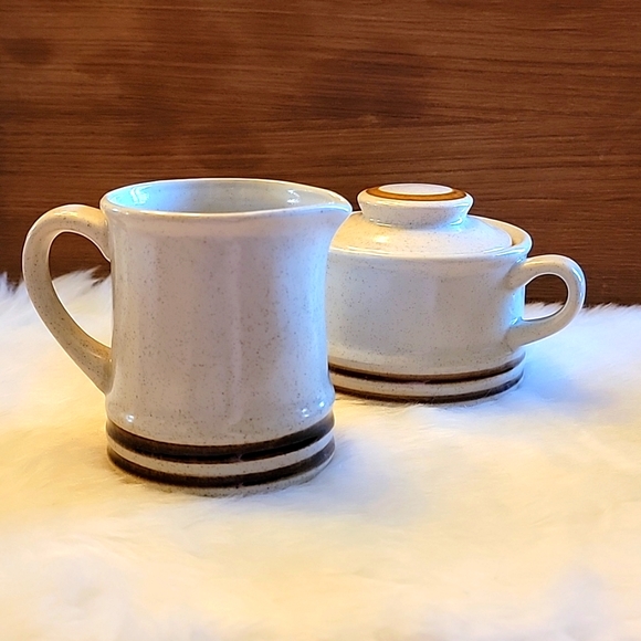 suncraft | Kitchen | Vintage Japan Stoneware Sugar Bowl With Lid And ...